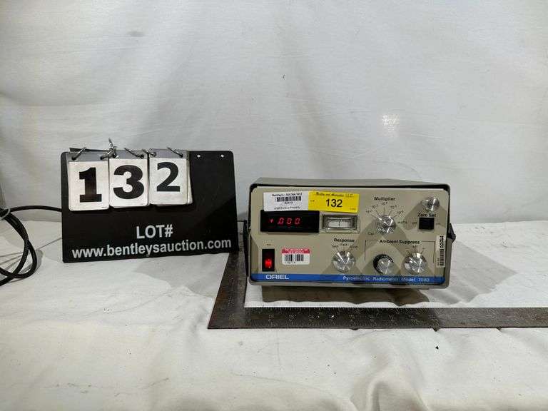 ORIEL PYROELECTRIC RADIOMETER 7080 - USED, AS IS - Bentley & Associates ...