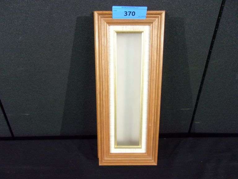 SMALL STAINED WOOD FRAME W/ OPAQUE GLASS, GOLD LIP & WHITE BURLAP INLAY ...