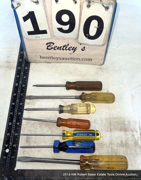 BIN: ASSORTED SIZED PHILLIPS & FLAT HEAD SCREWDRIVERS - CONTENTS ONLY ...