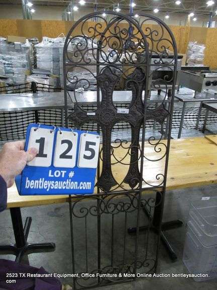 LOT: (2) 5' TALL METAL DECORATIVE ARCH WALL PANELS - Bentley ...