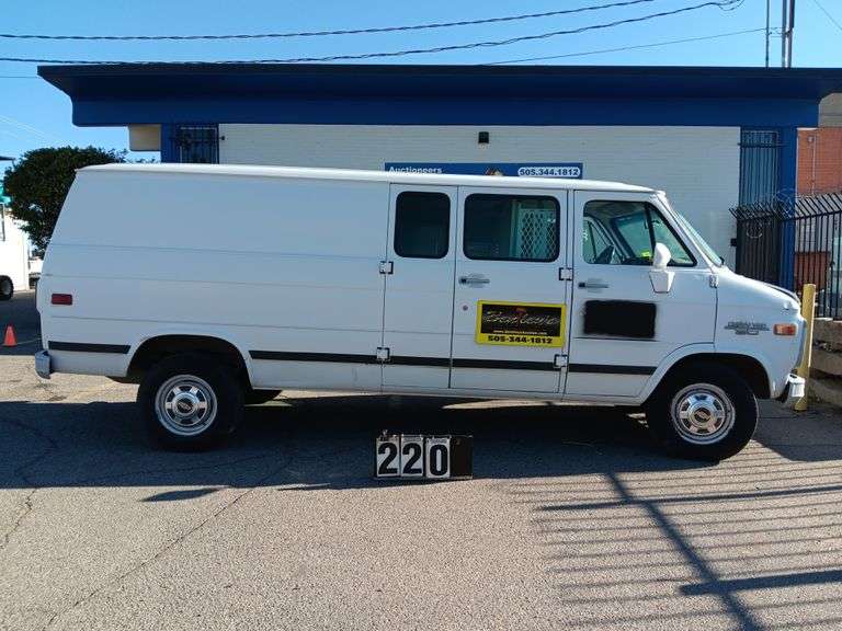 1996 CHEVROLET G-SERIES 1 Ton Nominal CARGO VAN 99,286 MILES ...