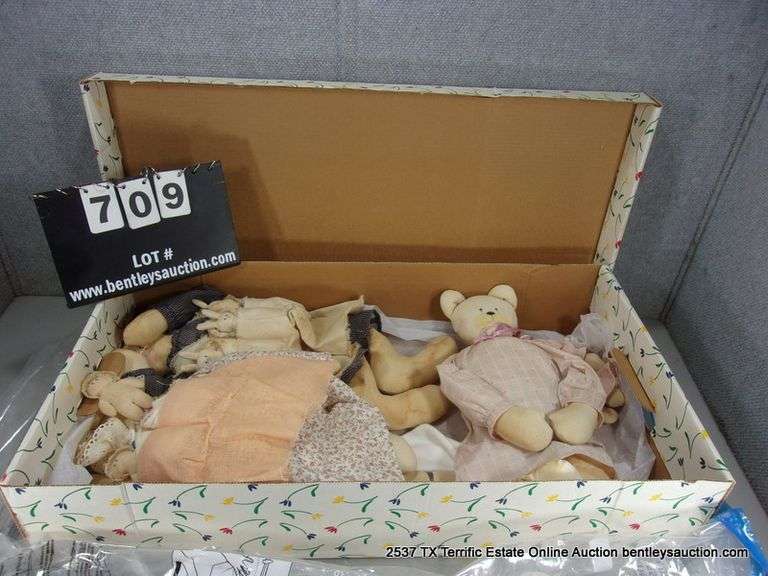 BOX: ASSORTED STUFFED BEARS - Bentley & Associates, LLC