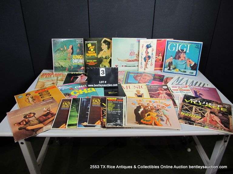 LOT (34): CELEBRITY/CHEESECAKE LPS - INCLUDES: RITA HAYWORTH, KIM NOVAK ...