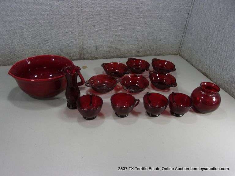 BOX: RED BAUER CERAMIC MIXING BOWL & ASSORTED RUBY RED CUPS - Bentley ...