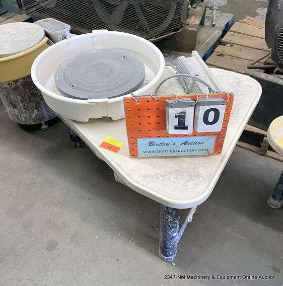 LAGUNA CLAY CO PACIFICA GT 400 POTTERS WHEEL - Bentley & Associates, LLC