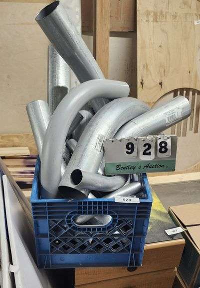 PLASTIC MILK CRATE: ASSORTED SIZED METAL/ALUMINUM PIPES (CONTENTS ONLY ...