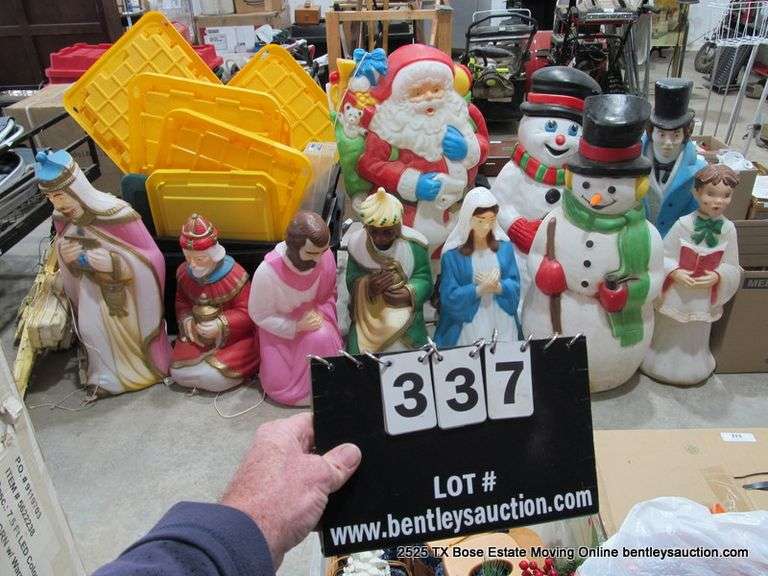 MIXED POLY LIGHTED CHRISTMAS YARD FIGURES (13X MONEY) - Bentley ...