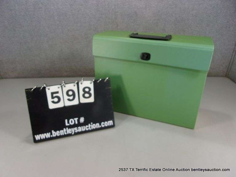 SMALL GREEN EXPANDABLE FILE FOLDER - Bentley & Associates, LLC