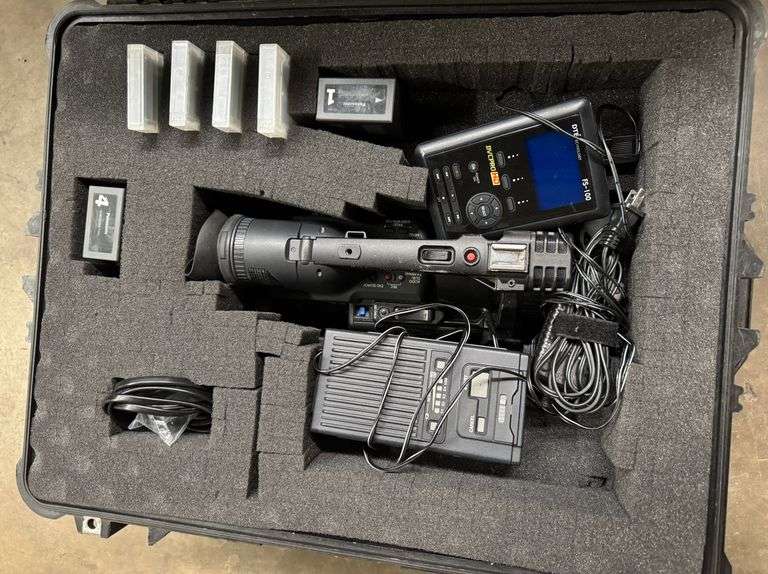 PANASONIC AG-HVX200 P2 HD 3CCD VIDEO CAMCORDER W/ ACCESSORIES - Bentley ...