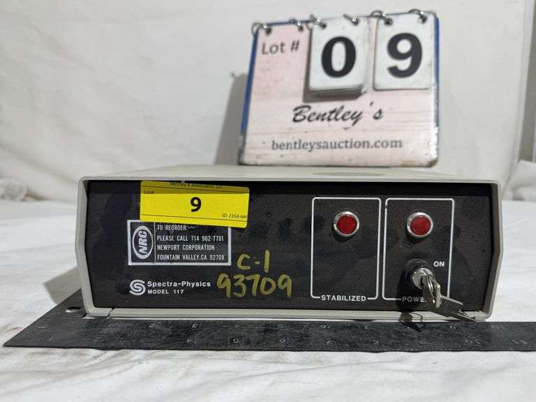 SPECTRA-PHYSICS MODEL: 117 A-STABILIZED HENE LASER CONTROLLER - Bentley ...