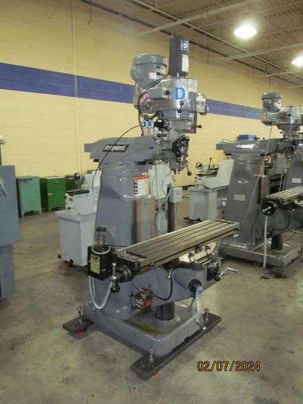 BRIDGEPORT SERIES 1 J-MILL W/ NEWALL DP700 READOUT, 48" BED, KURT POWER ...