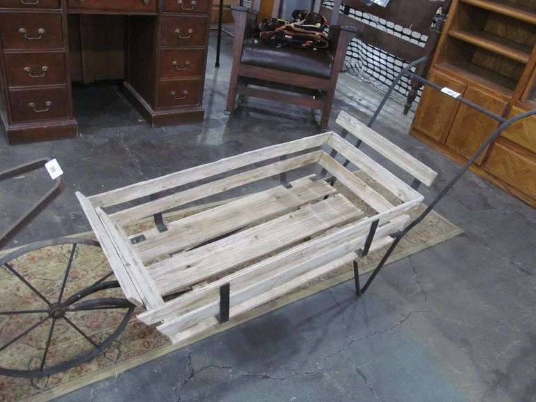 SMALL METAL FRAMED WOOD SLAT GARDEN DECORATIVE PLANT STAND WHEELBARROW ...