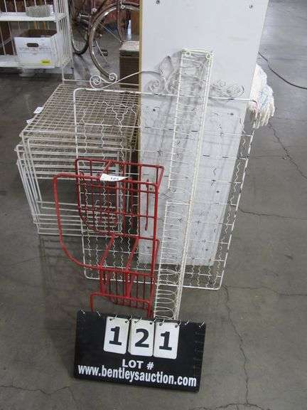 LOT: WHITE METAL WALL DÉCOR W/ SMALL WHITE WIRE RACK SHELF & RED WIRE ...