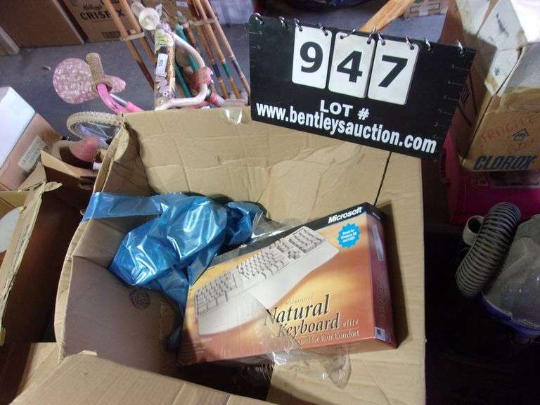 BOX: KITCHEN POLY STORAGE CONTAINERS & PC KEYBOARD - Bentley ...