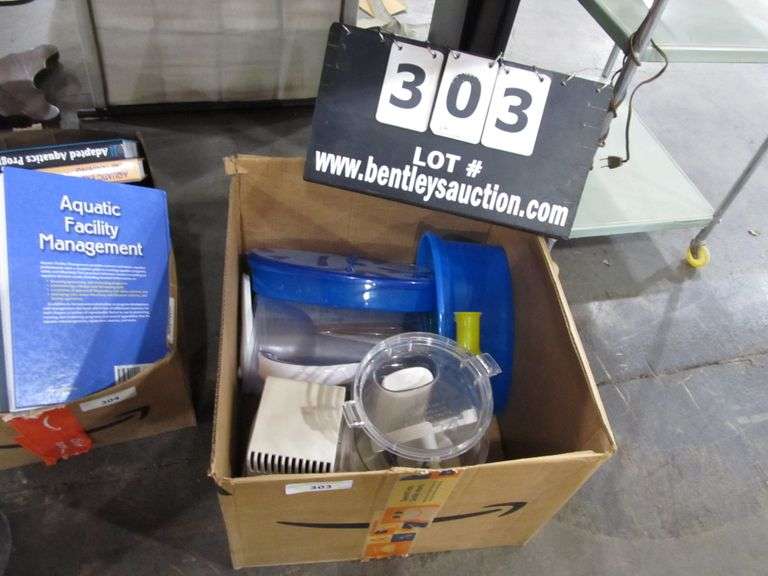 BOX: VEGETABLE BLENDER, BLUE TUPPERWARE, PITCHER, ETC. - Bentley ...
