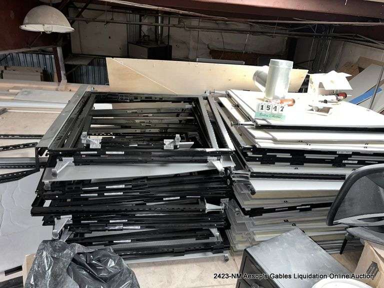 LOT: ASSORTED OFFICE PARTITION FRAMES & PANELS - Bentley & Associates, LLC