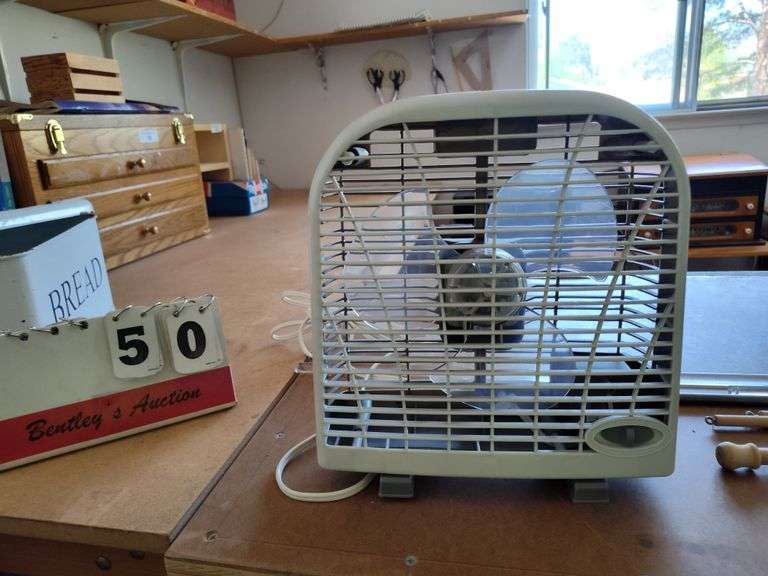 WEXFORD PREMIUM BOX FAN MODEL MBF-906A - Bentley & Associates, LLC