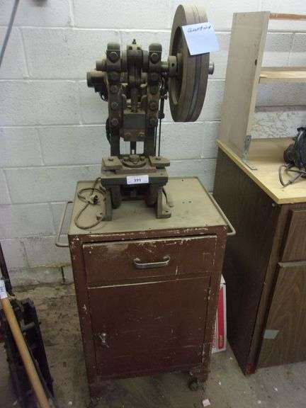 BENCH MASTER NO. 00 BENCH TOP OBI STAMPING PUNCH PRESS - Bentley ...