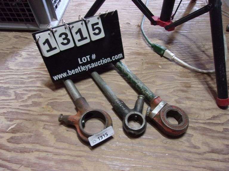 RATCHETING THREAD TOOL HANDLES (3X MONEY) - Bentley & Associates, LLC