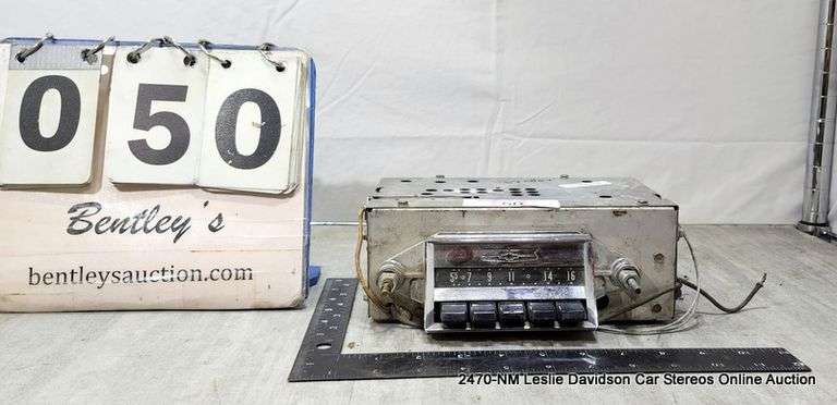 VINTAGE CAR RADIO - CHEVY STRAIGHT LINE - Bentley & Associates, LLC