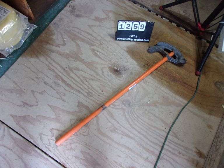 KLEIN TOOLS 3/4" EMT CONDUIT BENDER - Bentley & Associates, LLC