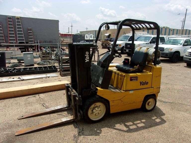 YALE GLC040RDNUAV060 4000 LBS SHORT MAST WAREHOUSE PROPANE FORKLIFT ...