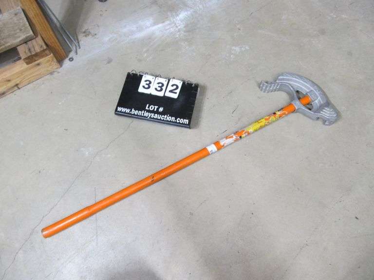 KLEIN TOOLS 3/4" EMT CONDUIT BENDER - Bentley & Associates, LLC