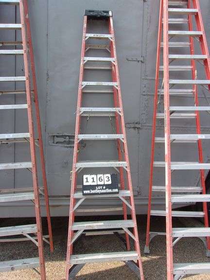 WERNER ORANGE FIBERGLASS 10' STEP LADDER - Bentley & Associates, LLC