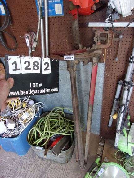 RIDGID NO. 88 TRIPOD CONDUIT BENDING STATION - Bentley & Associates, LLC