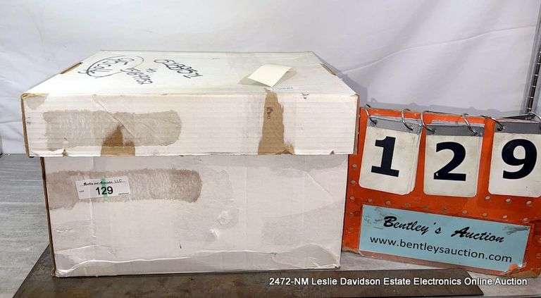 BOX: ASSORTED ELECTRONIC CONNECTORS - Bentley & Associates, LLC