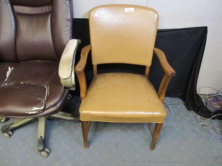 EXECUTIVE ARM CHAIR - Bentley & Associates, LLC