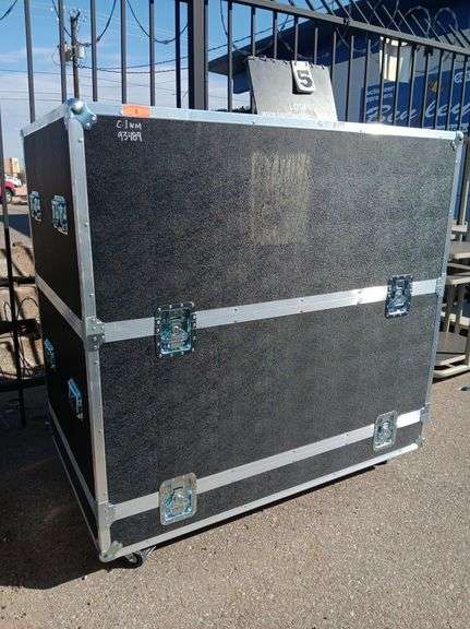 CASTERED SHIPPING CONTAINER W/ IDEUM PRESENTER MONITOR & CASTERED STAND ...