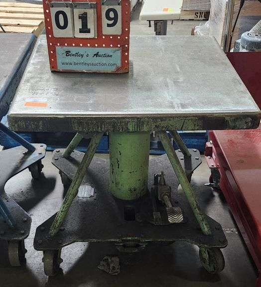 LYON-RAYMOND CORP. 30X30X28X44 LIFT TABLE - Bentley & Associates, LLC