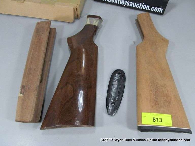LOT: (2) HARDWOOD RIFLE/ SHOTGUN SHOULDER STOCK & RIFLE/ SHOTGUN ...