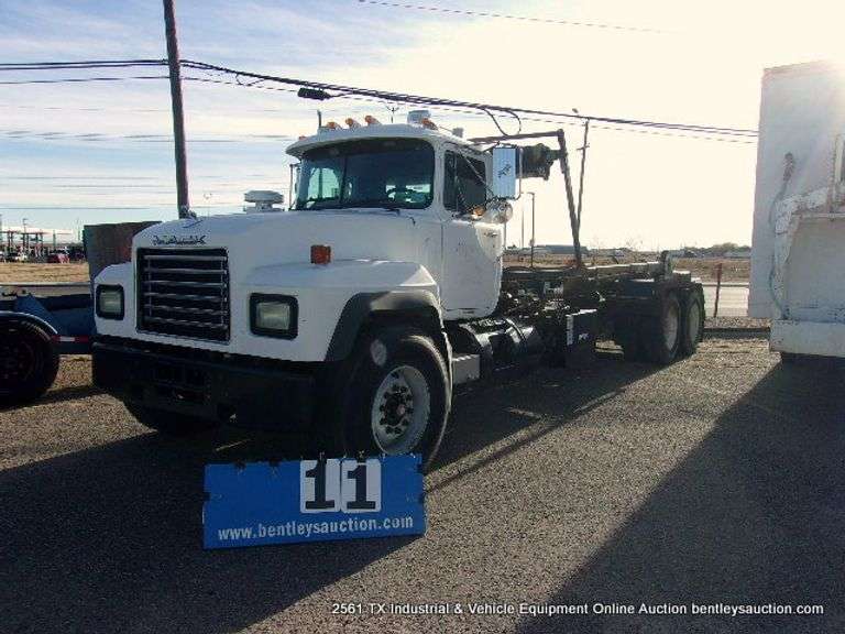 2003 MACK RD RD688S RD688S ROLL OFF CONTAINER TRUCK ~ 96,054 MILES ...