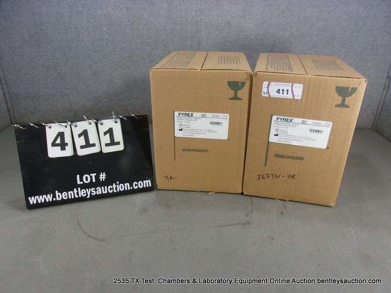 BOXES: PYREX VOLUMETRIC FLASK, CASS A, 6 PACK / 12 CASE - 5640-250 (2X ...