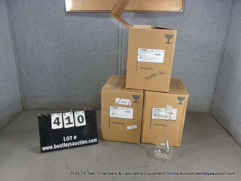 BOXES: PYREX VOLUMETRIC FLASK, CASS A, 6 PACK / 12 CASE - 5640-250 (3X ...