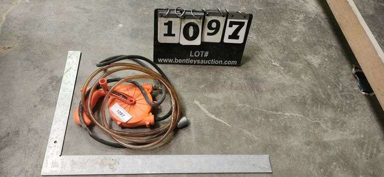 BLACK & DECKER JACK RABBIT PUMP - Bentley & Associates, LLC