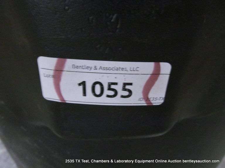 TRASHCAN: ASSORTED LAB MANIFOLDS AND STANDS - Bentley & Associates, LLC