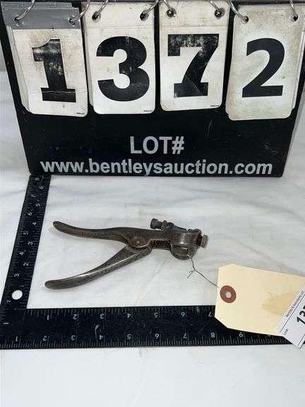 E.C. ATKINS ADJUSTABLE SAW SET - Bentley & Associates, LLC