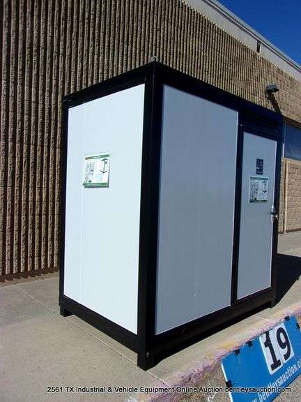 ALL METAL PORTABLE RESTROOM BUILDING W/ SHOWER, TOILET & SINK, 7' 4" X ...