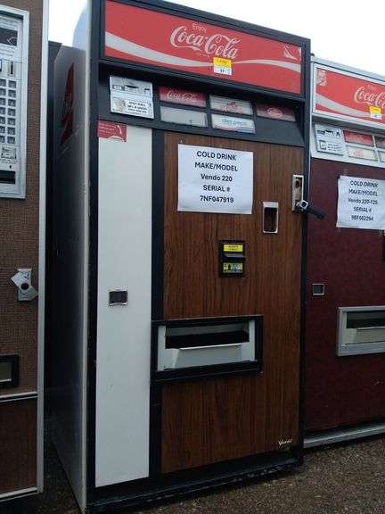 VENDO MODEL: 220 DRINK VENDING MACHINE, S/N: 7NF047919 - Bentley ...