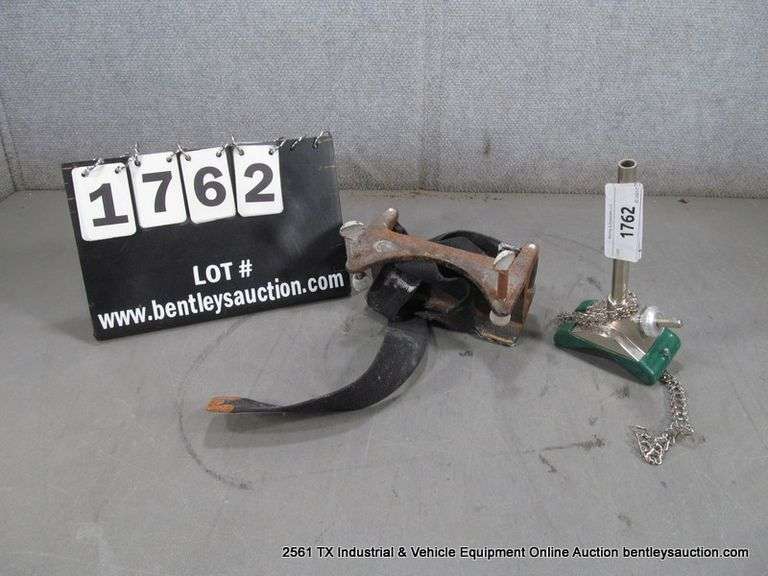 LOT: BOTTLE CLAMPS - Bentley & Associates, LLC