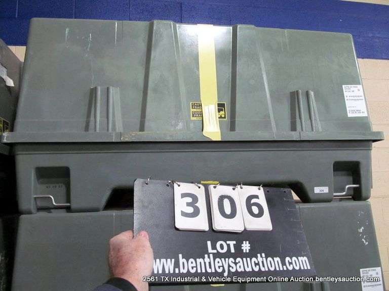 FIBERGLASS POLY MOLDED COVERED SHIPPING CONTAINER MOTOR CRATE, 58" X 38 ...