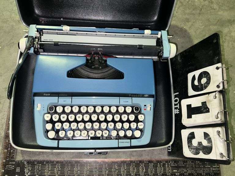 SMITH-CORONA GALAXIE TWELVE BLUE TYPEWRITER W/ HARD PLASTIC CASE ...