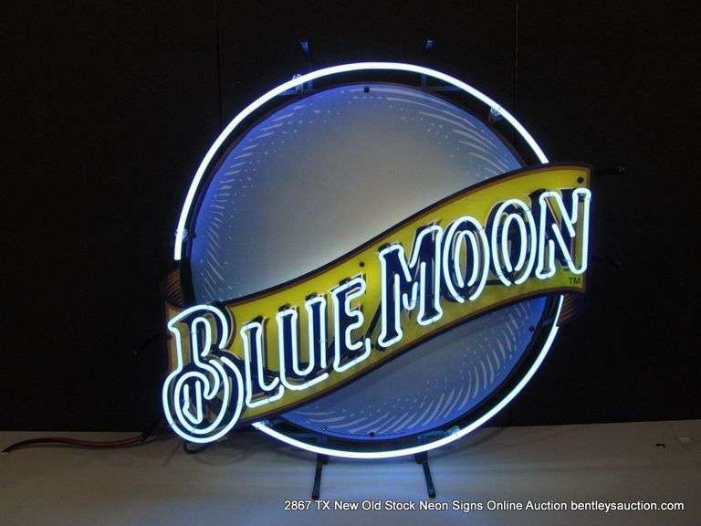 BLUE MOON, 28" X 30" - Bentley & Associates, LLC