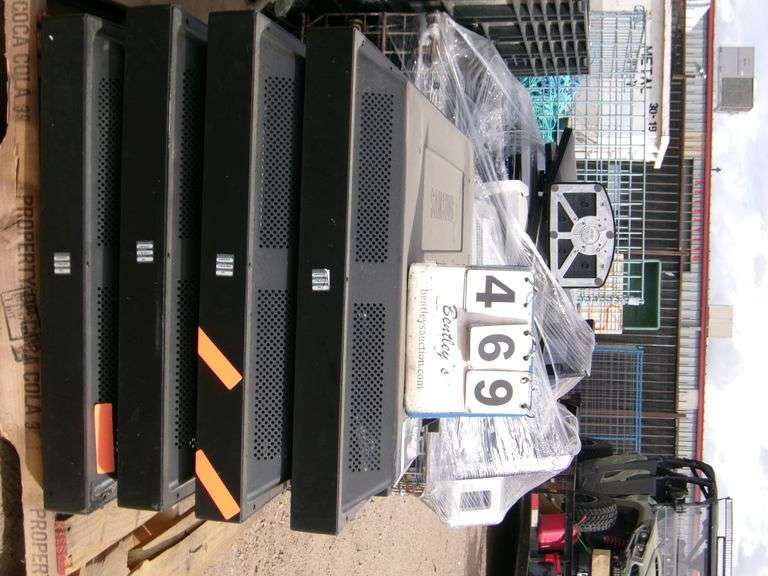 PALLET: (4) SAMSUNG SCREENS MODEL: 520DX - Bentley & Associates, LLC