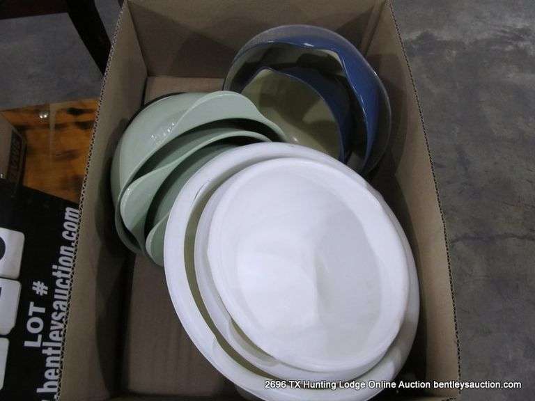 BOX: POLY KITCHEN MIXING BOWLS - Bentley & Associates, LLC