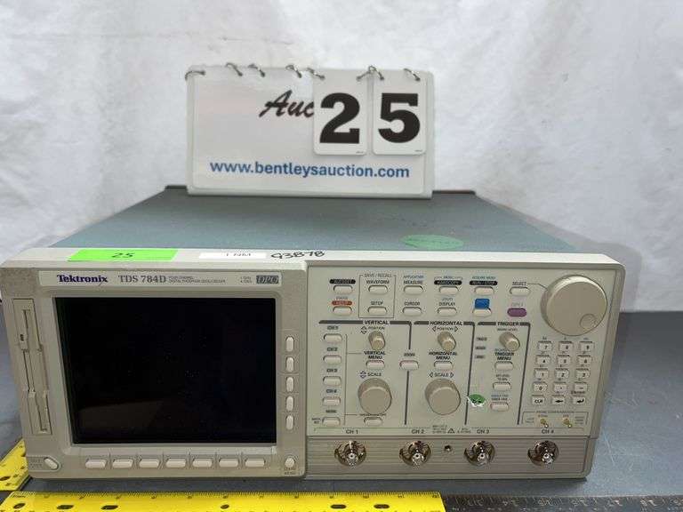 TEKTRONIX TDS784D FOUR CHANNEL DIGITAL PHOSPHOR OSCILLOSCOPE - Bentley ...