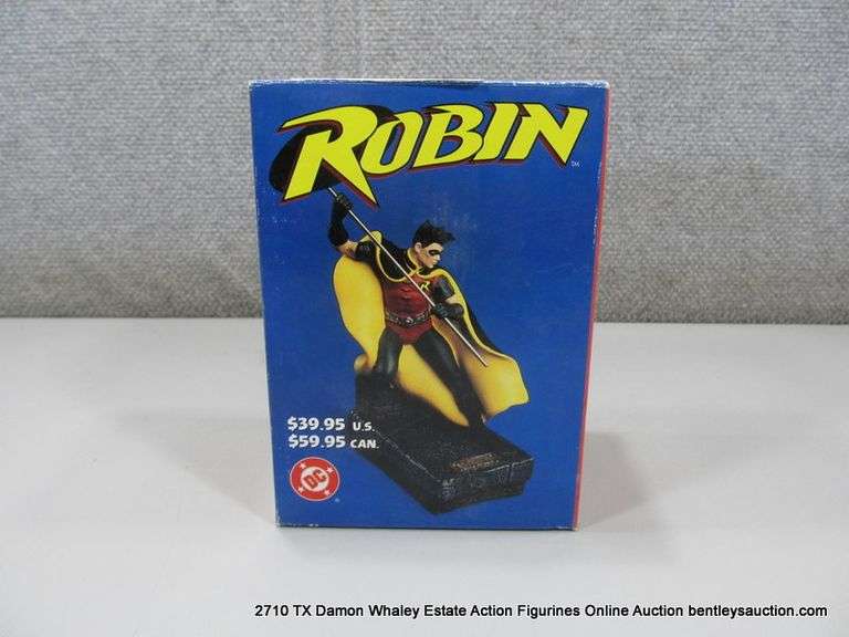 ROBIN COLD CAST PORCELAIN MODEL STATUE - Bentley & Associates, LLC